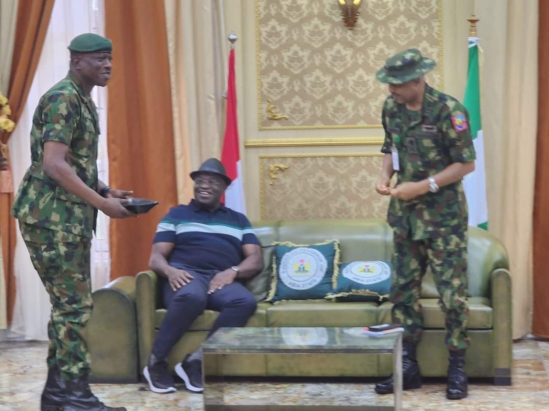 Gov. Ikpeazu Receives New GOC of 82 Division Of The Nigerian Army (Photos) – Igbere TV