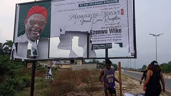 Rivers Crisis: Angry Protesters Destroy Wike’s Billboards – Igbere TV
